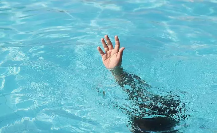sWIMMING POOL DEATH
